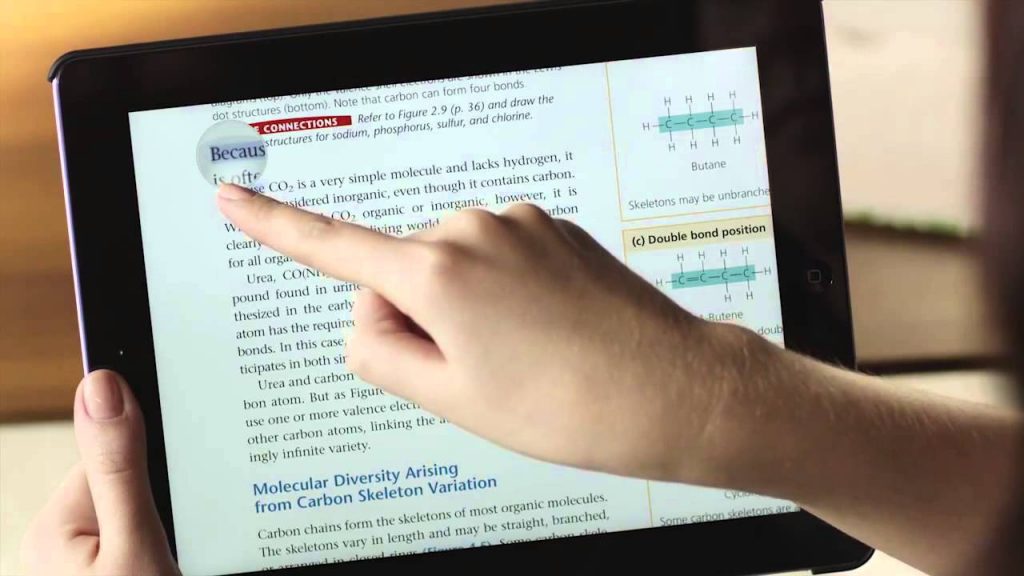 How Etextbooks Enhance Learning Experience For College Students
