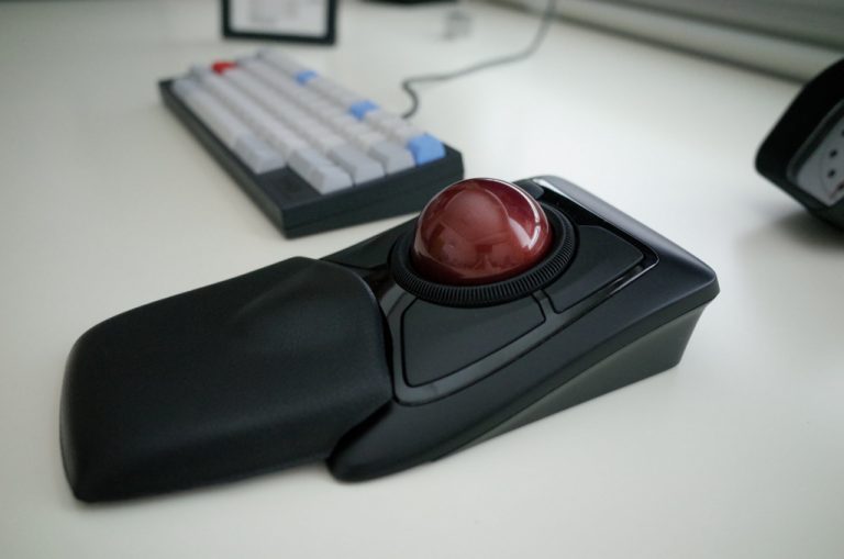 How A Wireless Trackball Can Eliminate Everyday Tech Frustrations